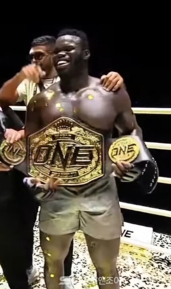 Oumar Kane, '원챔피언십 4대 헤비급 챔피언' 등극